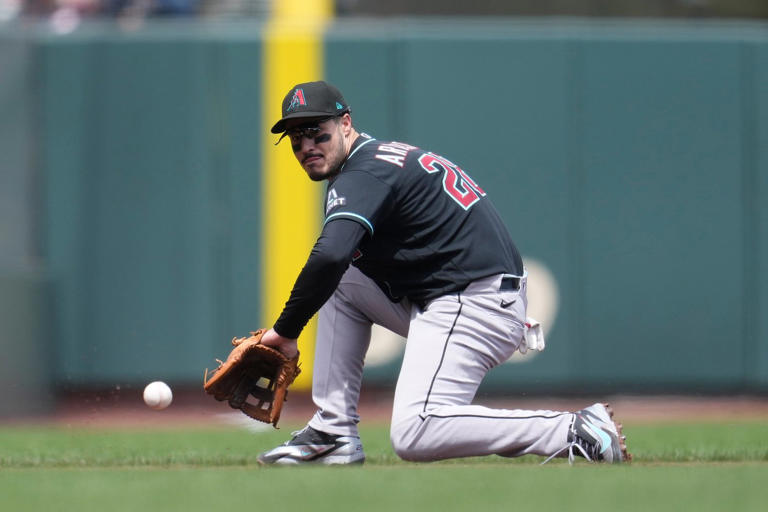 Diamondbacks' Nolan Arenado leaves win over Giants with right groin ...