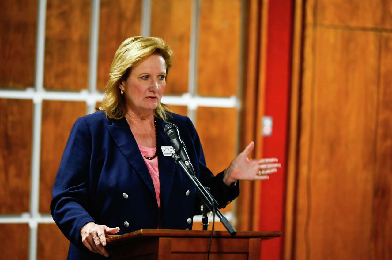 Jane Davis has narrow lead in tight runoff for Bexar County DA