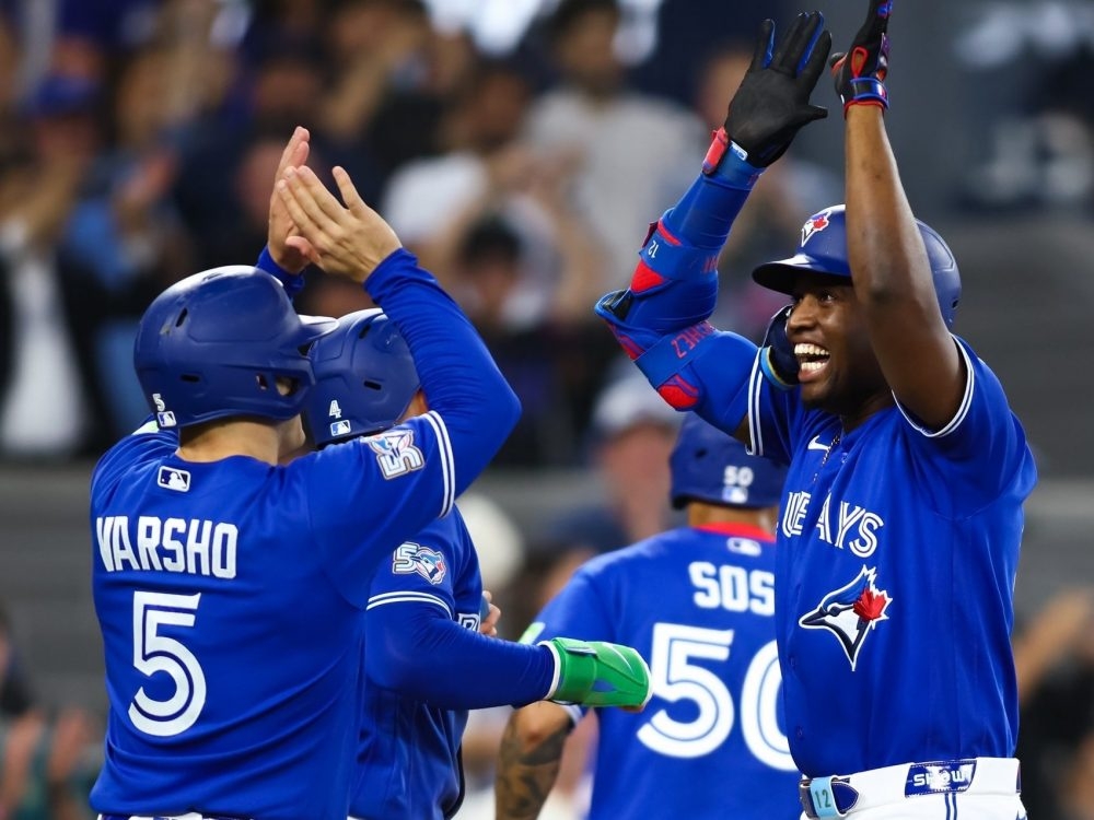 Blue Jays turn into a hit machine in rout of Marlins, despite injury ...