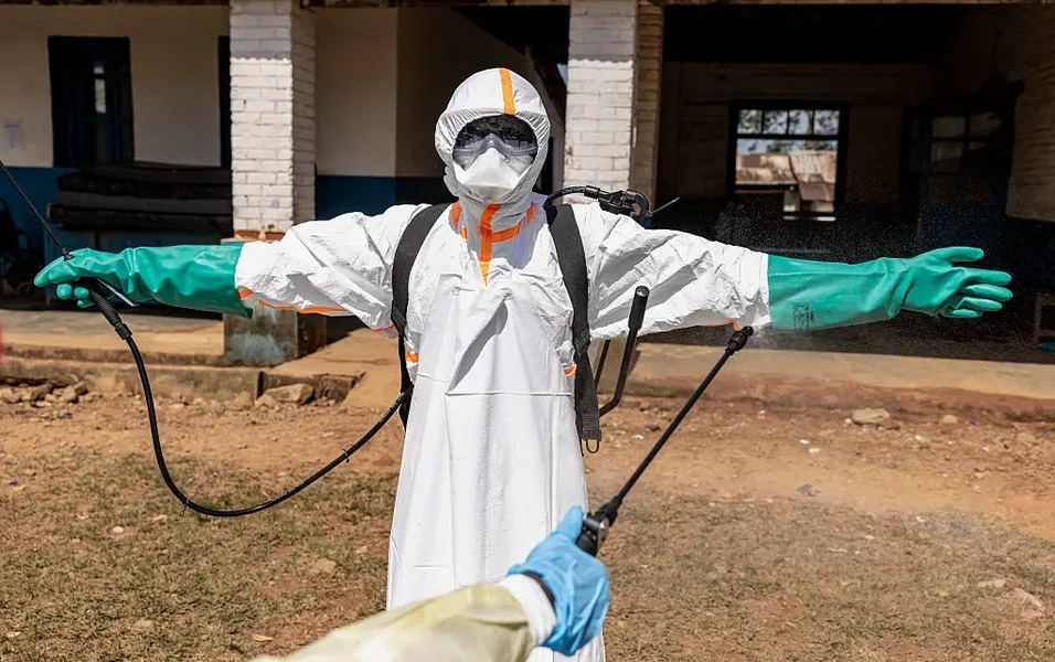CDC calls for volunteers as Ebola screening expands in US