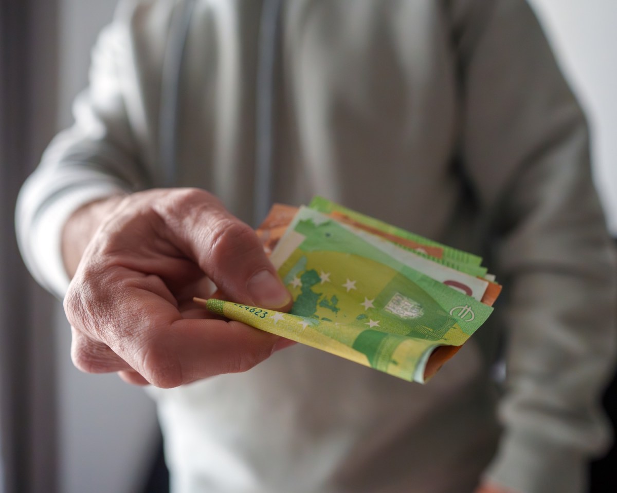 Polizei warnt: Betrüger versprechen teures Geschenk – diese neue Masche ...