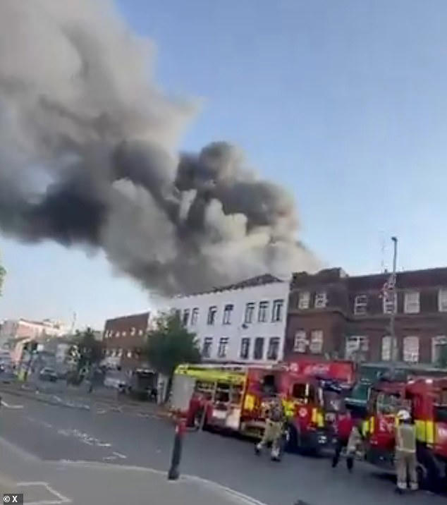 Massive fire breaks out at Jewish supermarket in Golders Green as 100 ...