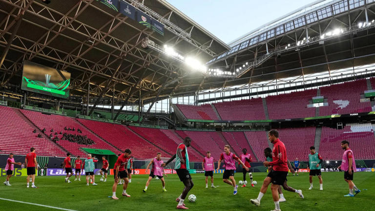 Crystal Palace and Rayo Vallecano fans clash in Leipzig ahead of ...