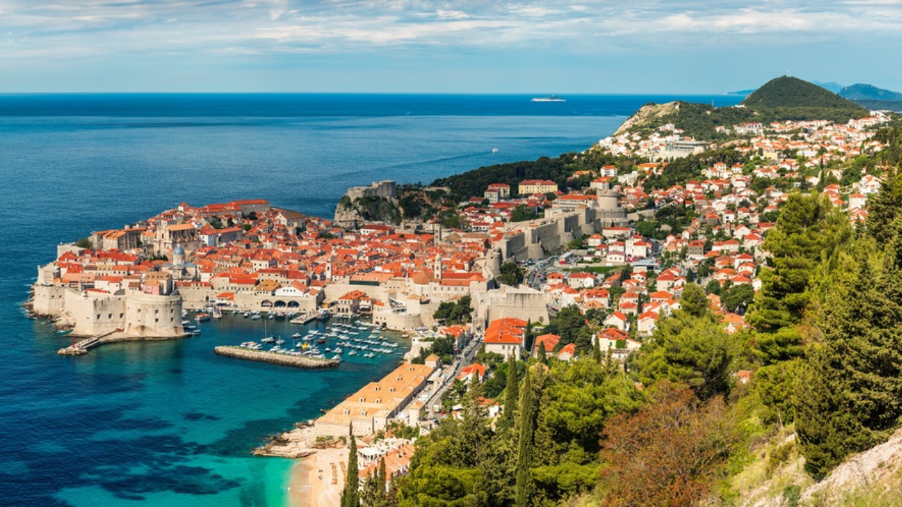18 top rated old towns and historic districts around the world ...