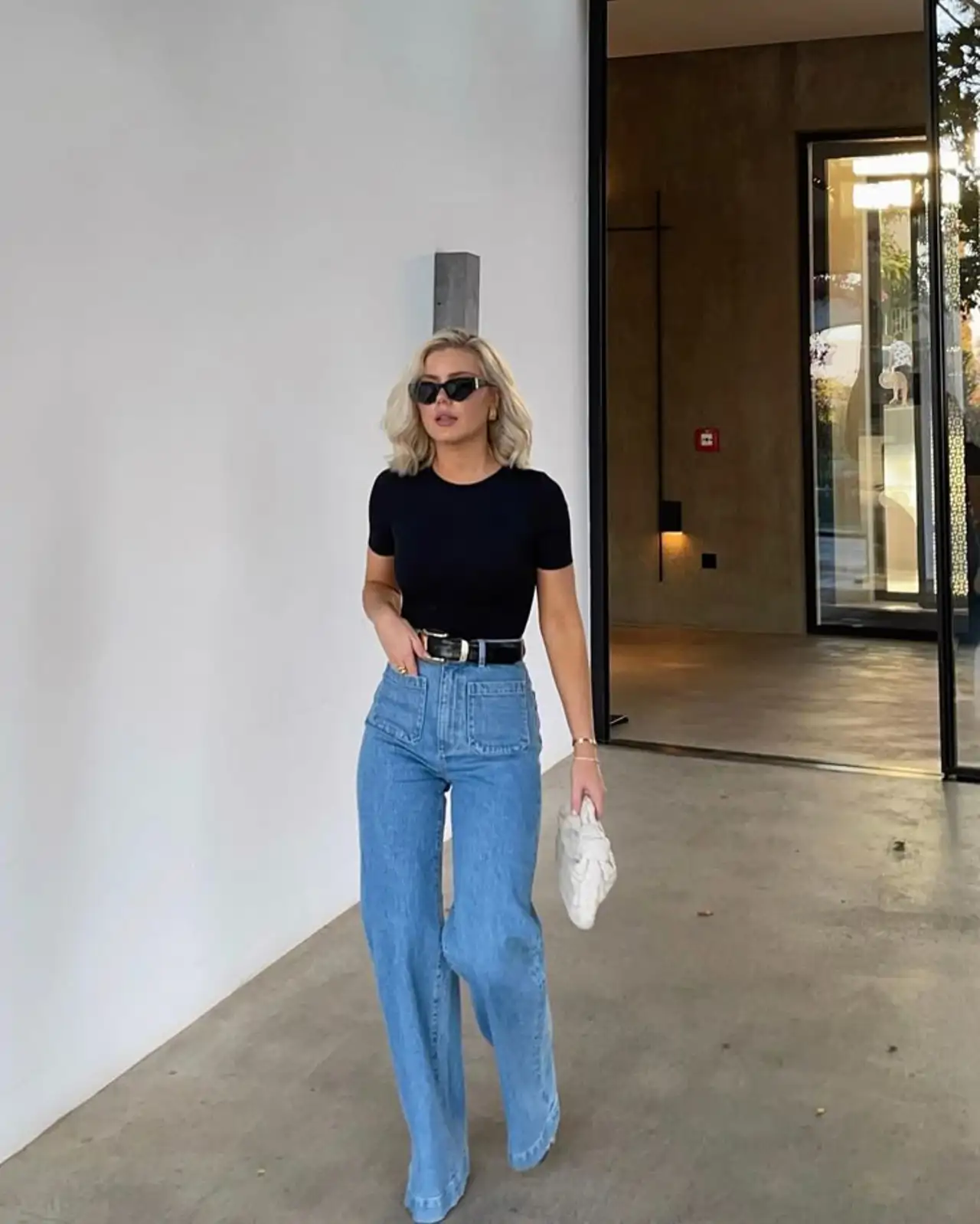 Los mom fit están de moda este verano: cómo llevar los jeans más ...