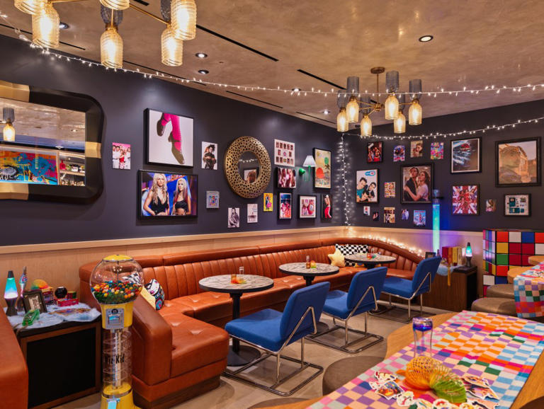 As if! A 90s pop-up just opened on the Las Vegas Strip and millennials ...