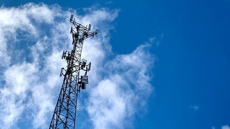 St. Laurent getting cell tower after years of spotty service in ...