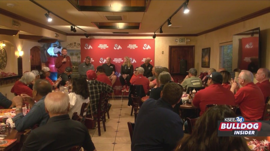 Bulldog Insider: 'Rally the Valley' coaches caravan makes stop in Tulare