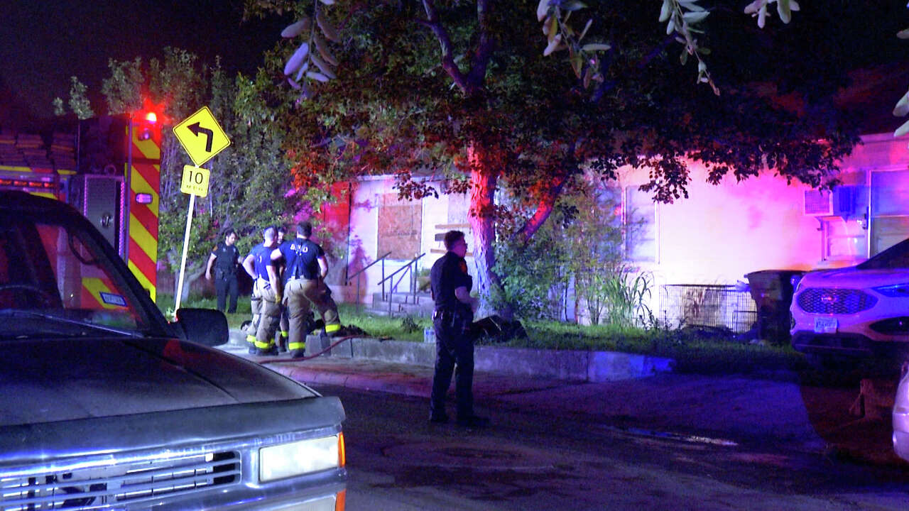 Man found dead in North Side house fire, San Antonio Fire Department says
