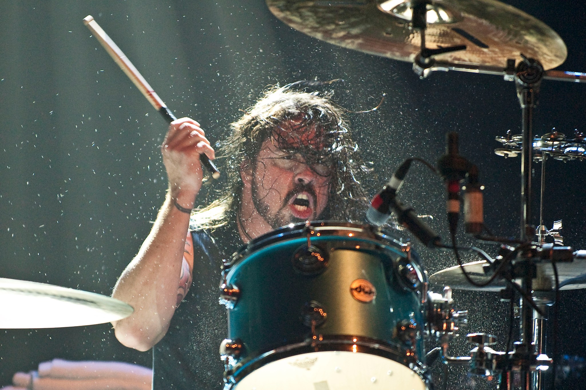 Dave Grohl makes surprise appearance with Sepultura at final US stop of ...