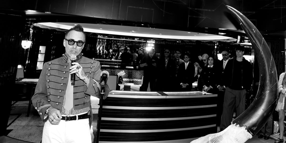 Jacques Marie Mage fêtes SoHo gallery with star-studded party