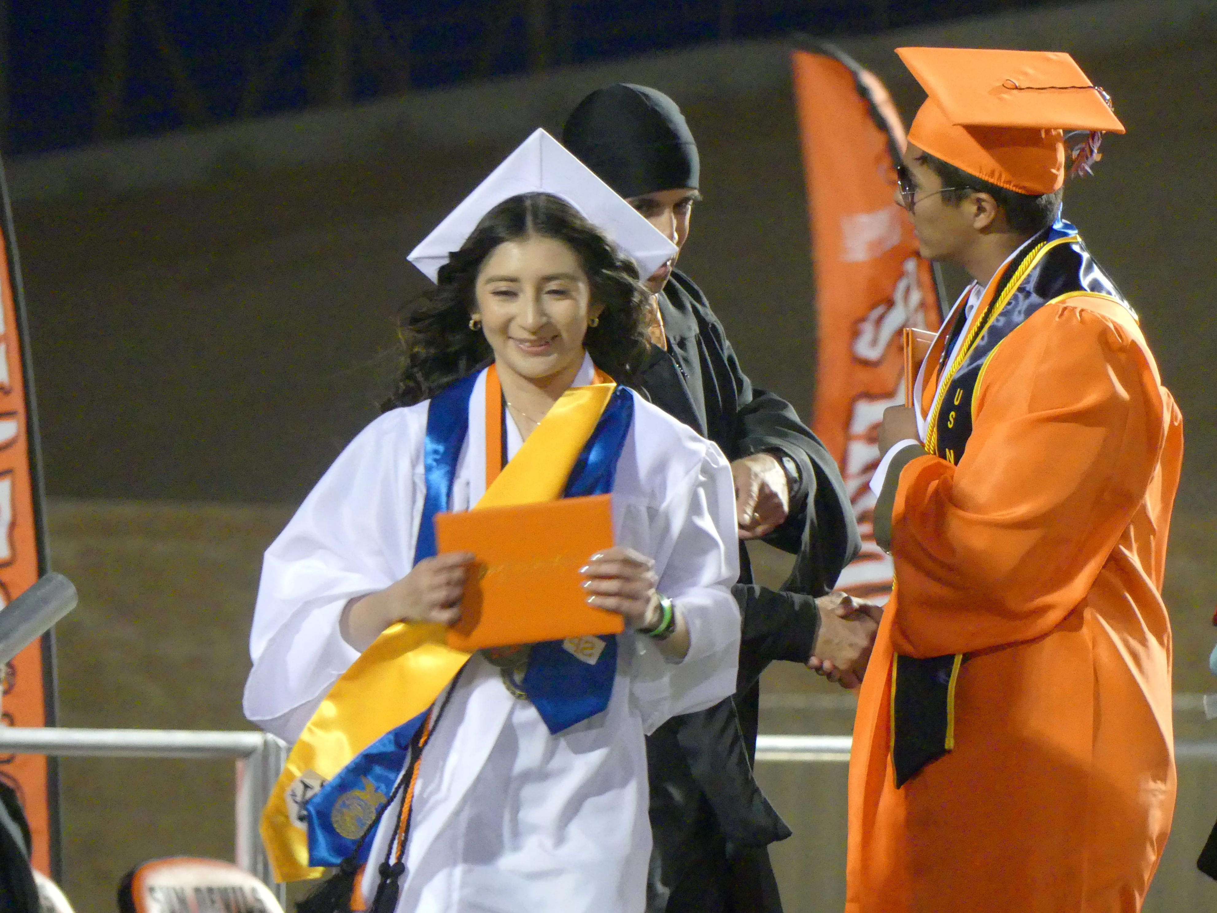 Apple Valley High School celebrates 480 Sun Devil graduates