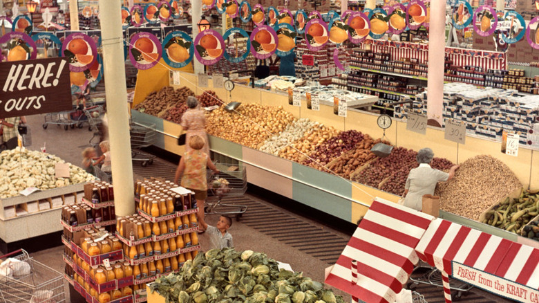 7 vintage grocery store features boomers remember fondly