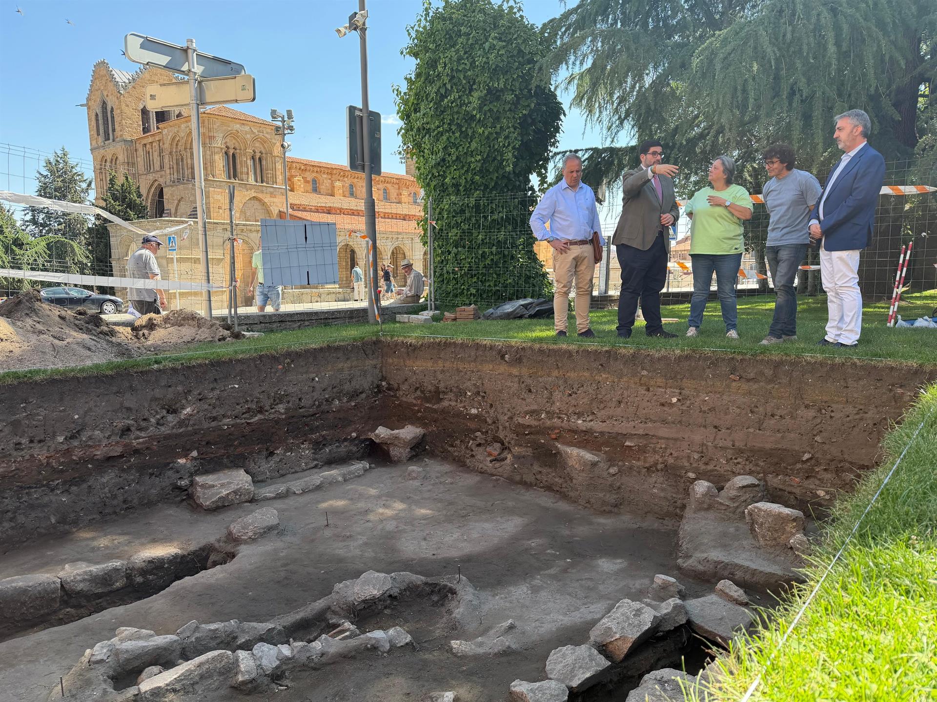 Hallazgo arqueológico en Ávila: encuentran una necrópolis medieval en ...