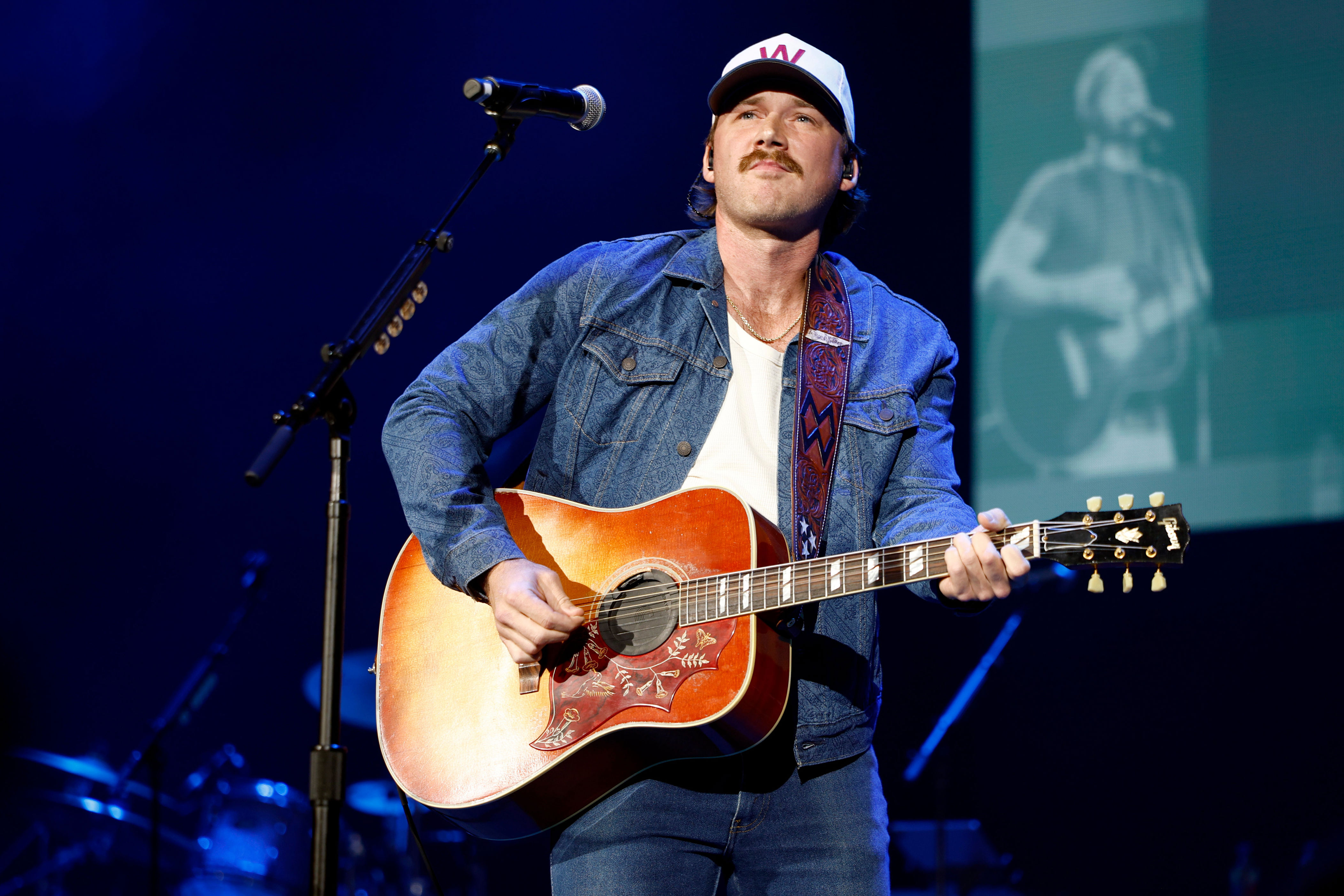 Morgan Wallen branded 'petulant baby' after flipping piano onstage