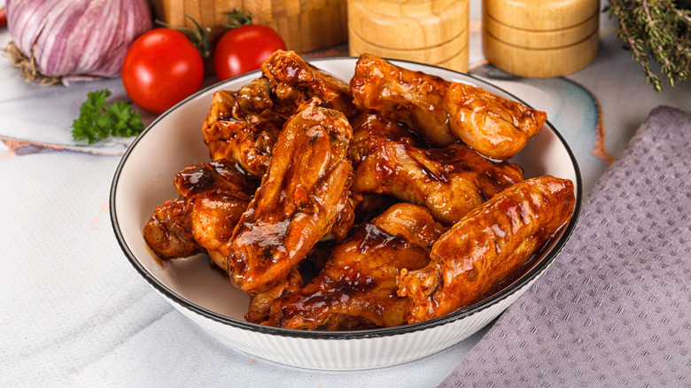 Chicken wing enthusiasts agree, these are 14 of the best wing spots in ...