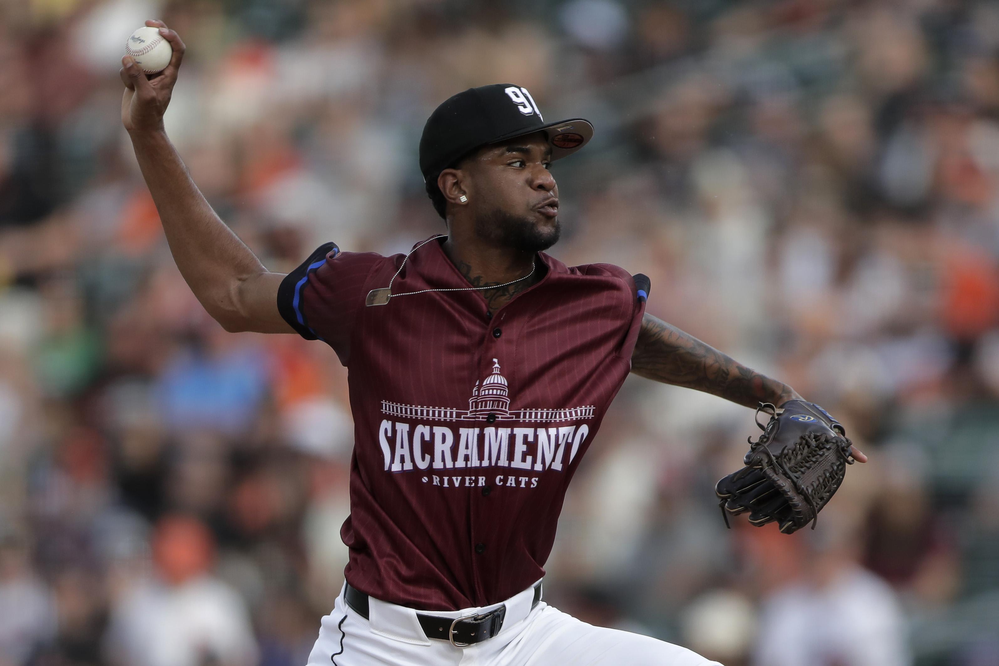 Giants bring up Wilkin Ramos and Buddy Kennedy, option Jesús Rodríguez