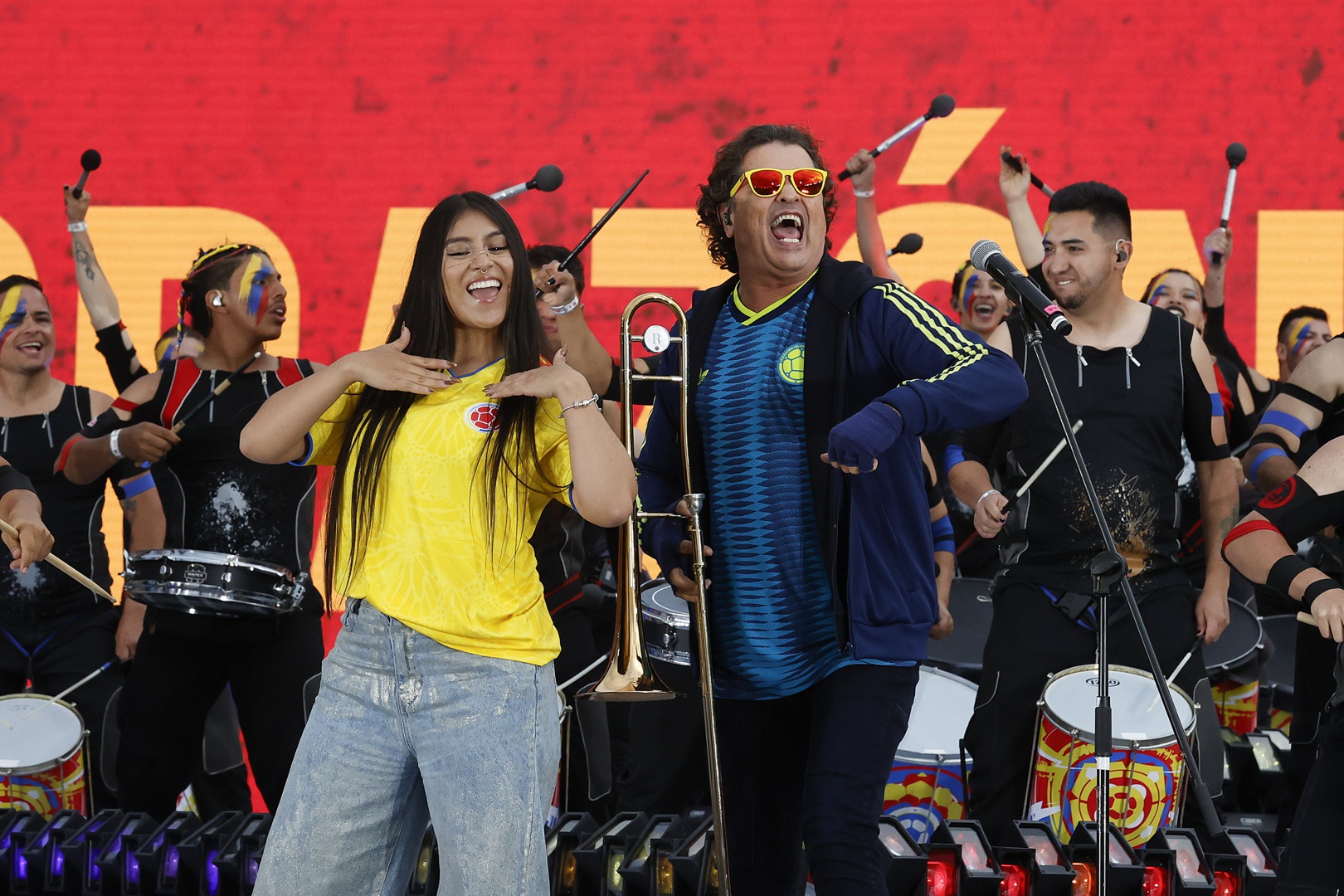 Morat y Carlos Vives ponen color a la despedida de Colombia de su ...