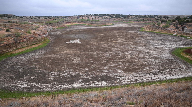 Colorado's once-thriving artificial lake for water fun has dried up and ...