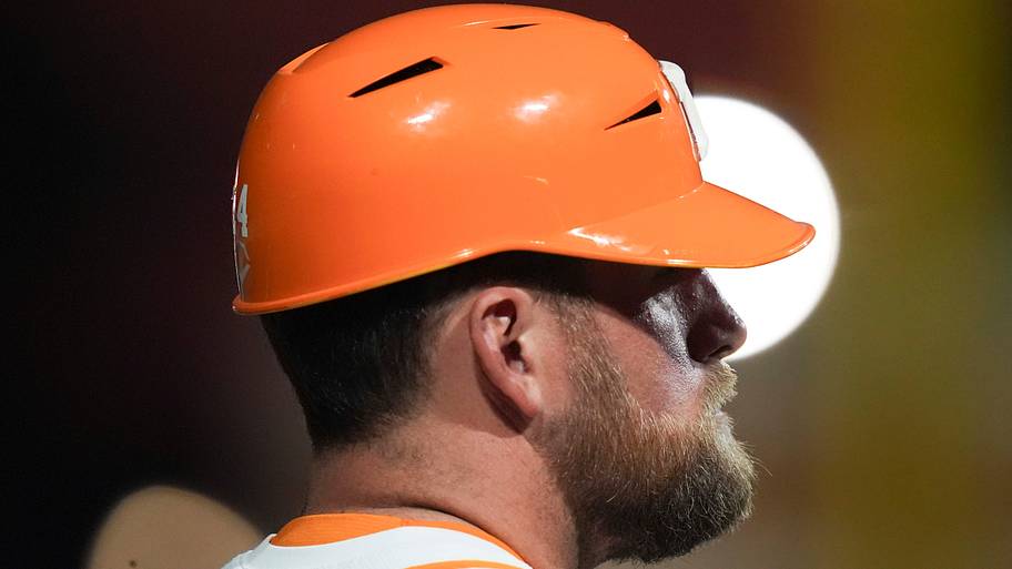 Tennessee baseball player with promising future enters transfer portal