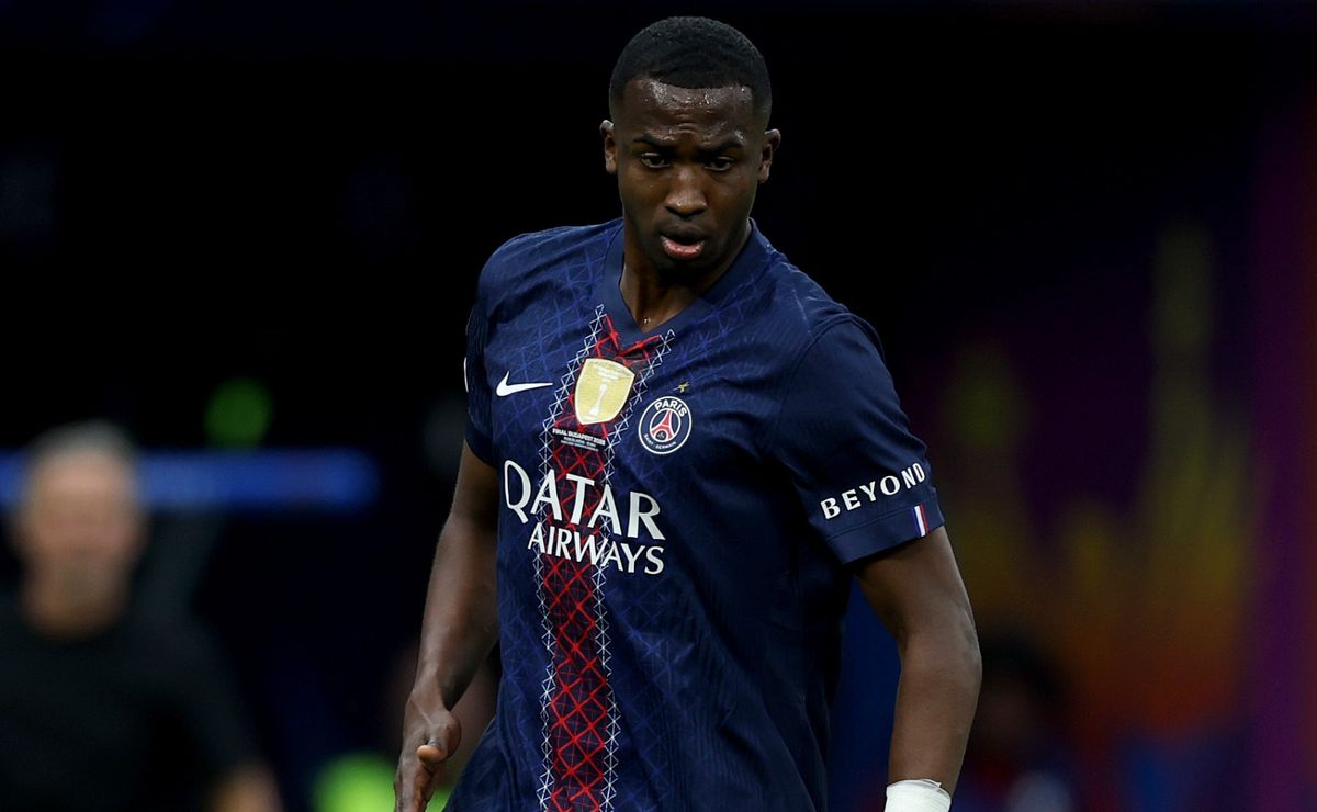 El insólito golpe que la UEFA le dio a William Pacho, pese a nuevo ...