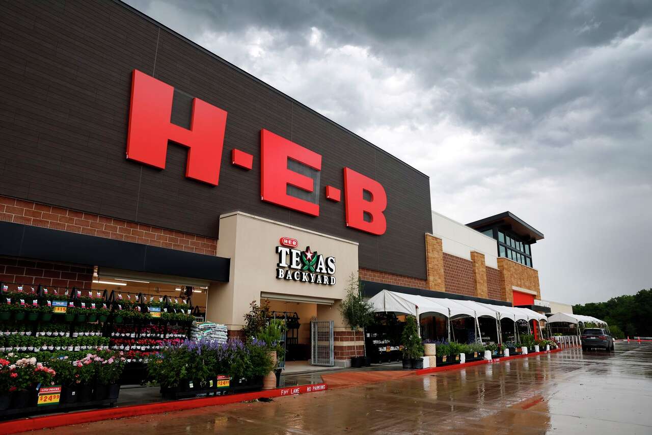 H-E-B eyes store on Fort Worth north side