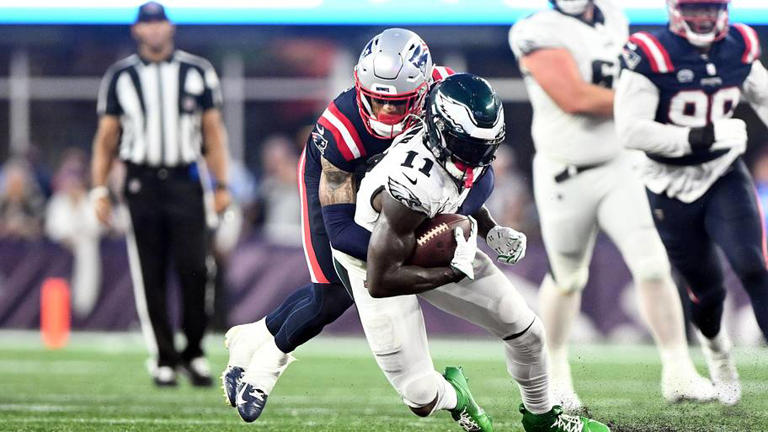 Patriots Swing Big, Officially Aquire WR A.J. Brown From Eagles