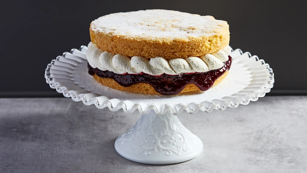 12 beloved vintage cakes from around the world