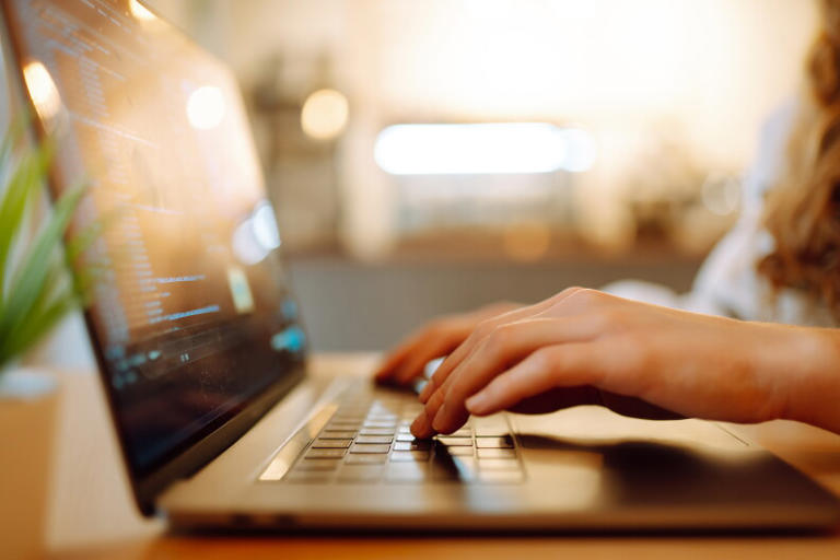 Remote work -- not AI -- has sidelined recent college graduates ...
