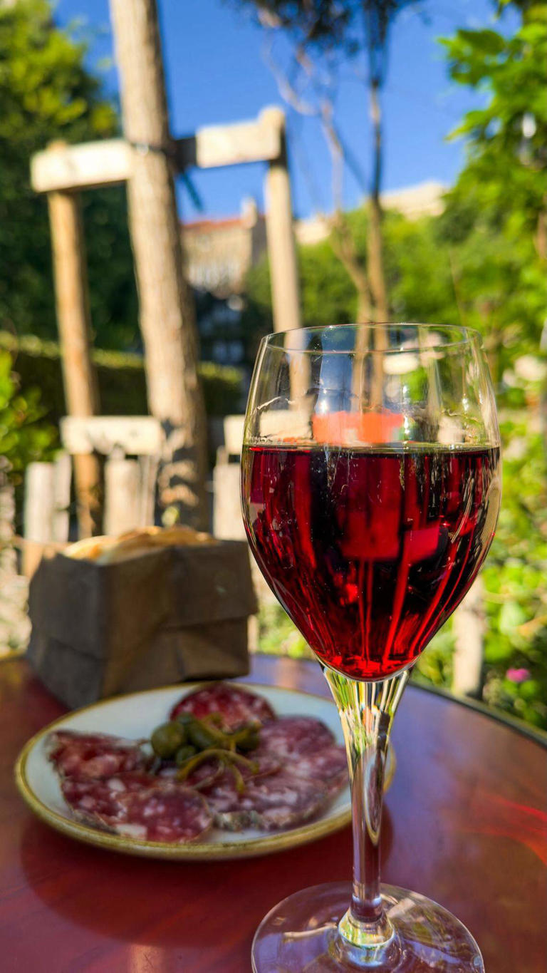 Should you drink alcohol while taking Ozempic? Doctors weigh in on the ...