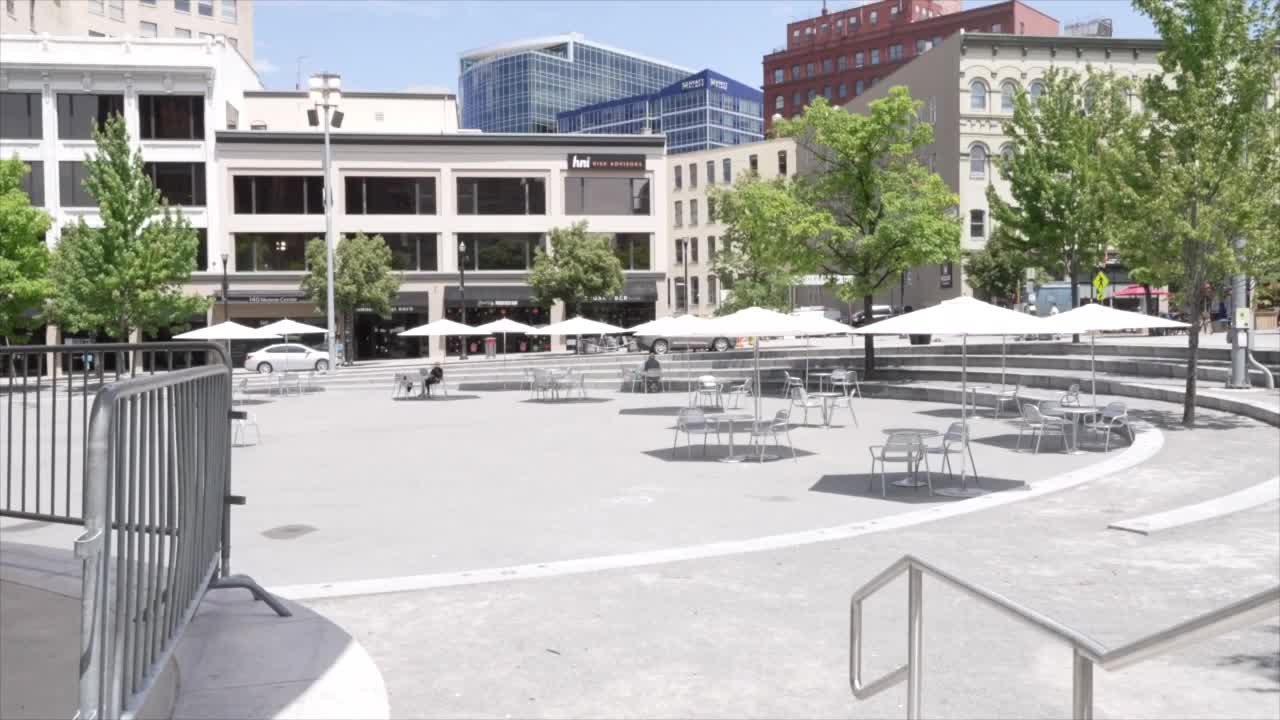 "I saw a few people running": 2 shot at Rosa Parks Circle in Grand Rapids