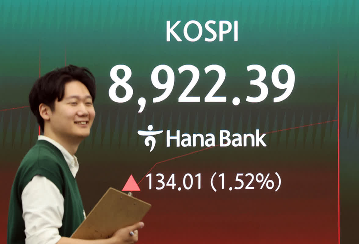 9천피 바짝…코스피, 사상 첫 8,900선 돌파