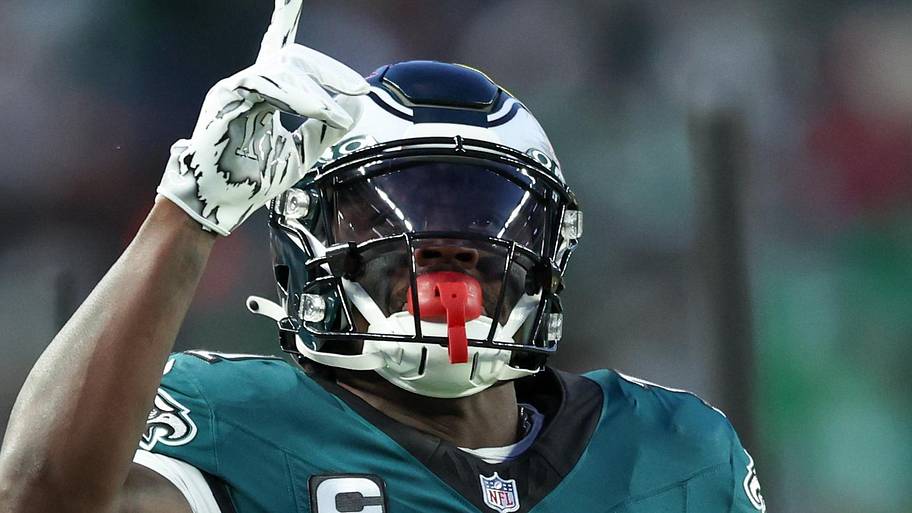 AJ Brown blockbuster creates new headache for Dolphins and AFC East