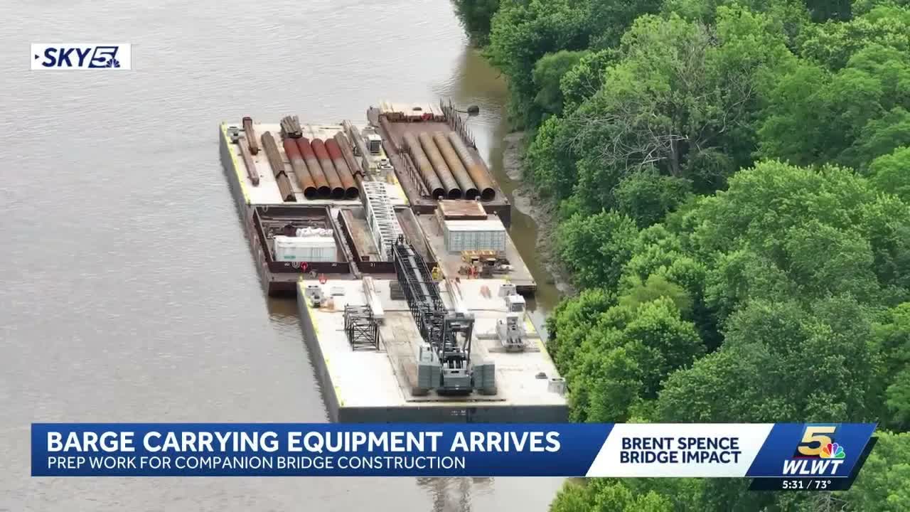 Construction barge arrives for Brent Spence Bridge project
