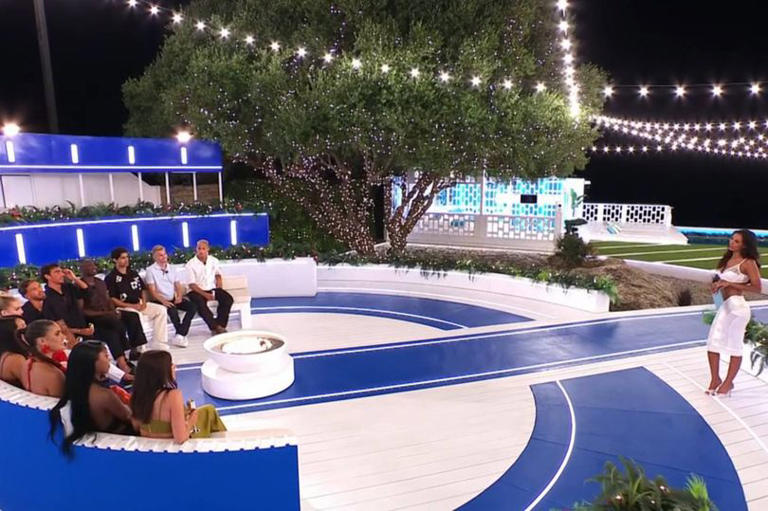 Love Island drops double bombshell twist after 'chaotic' coupling