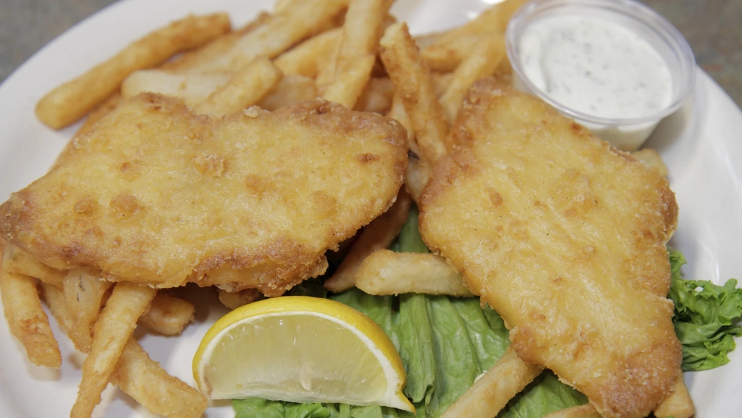12 chain restaurants serving standout fried fish