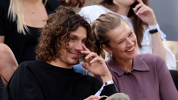 Kein Unbekannter im Tennis: Topmodel Toni Garrn turtelt bei French Open ...