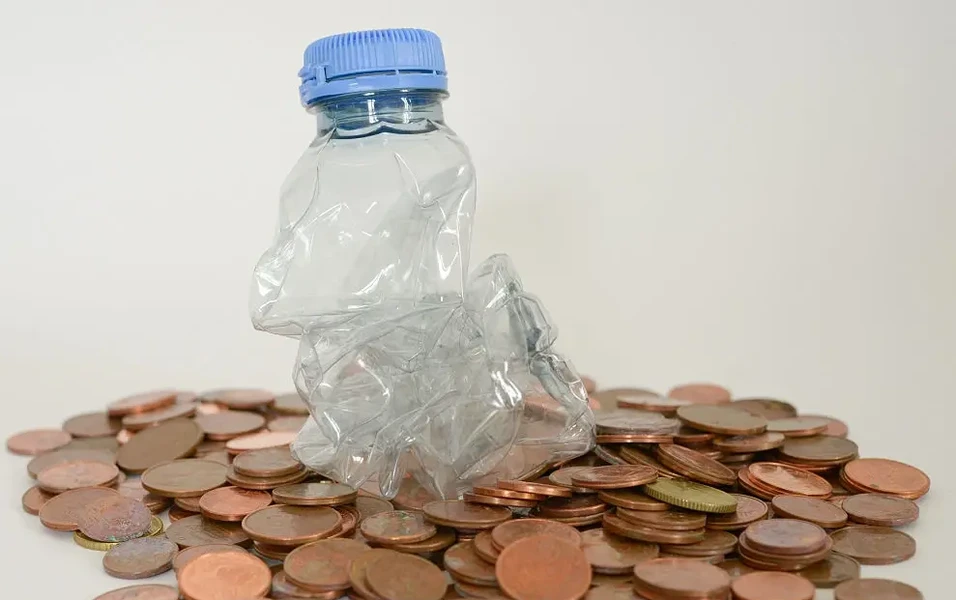 Experts link plastic bottles to heart and hormone risks