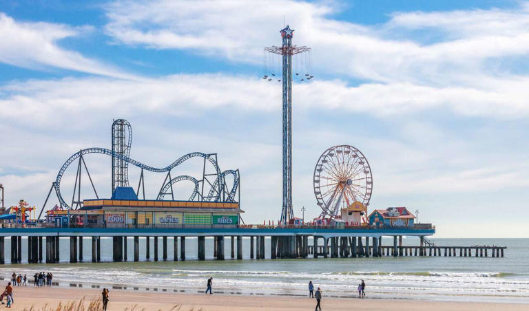 Video shows Galveston ride stopped midair days after Iron Shark incident