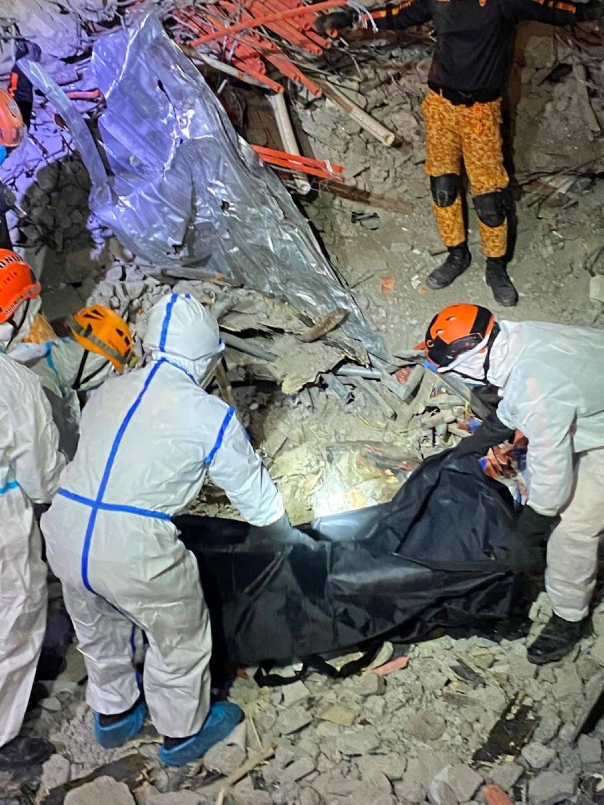 Angeles City building collapse death toll climbs to 17