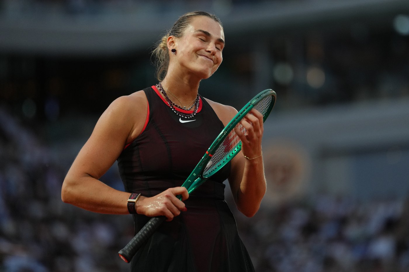 Aryna Sabalenka ends Naomi Osaka's fashion show in Paris and advances ...