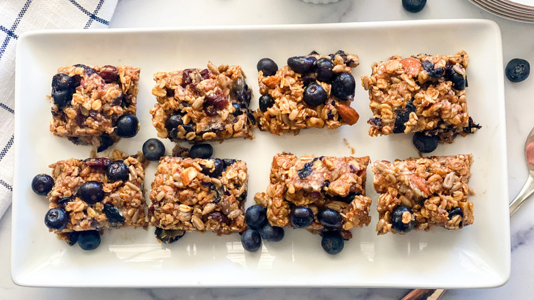 No-bake blueberry oatmeal bars
