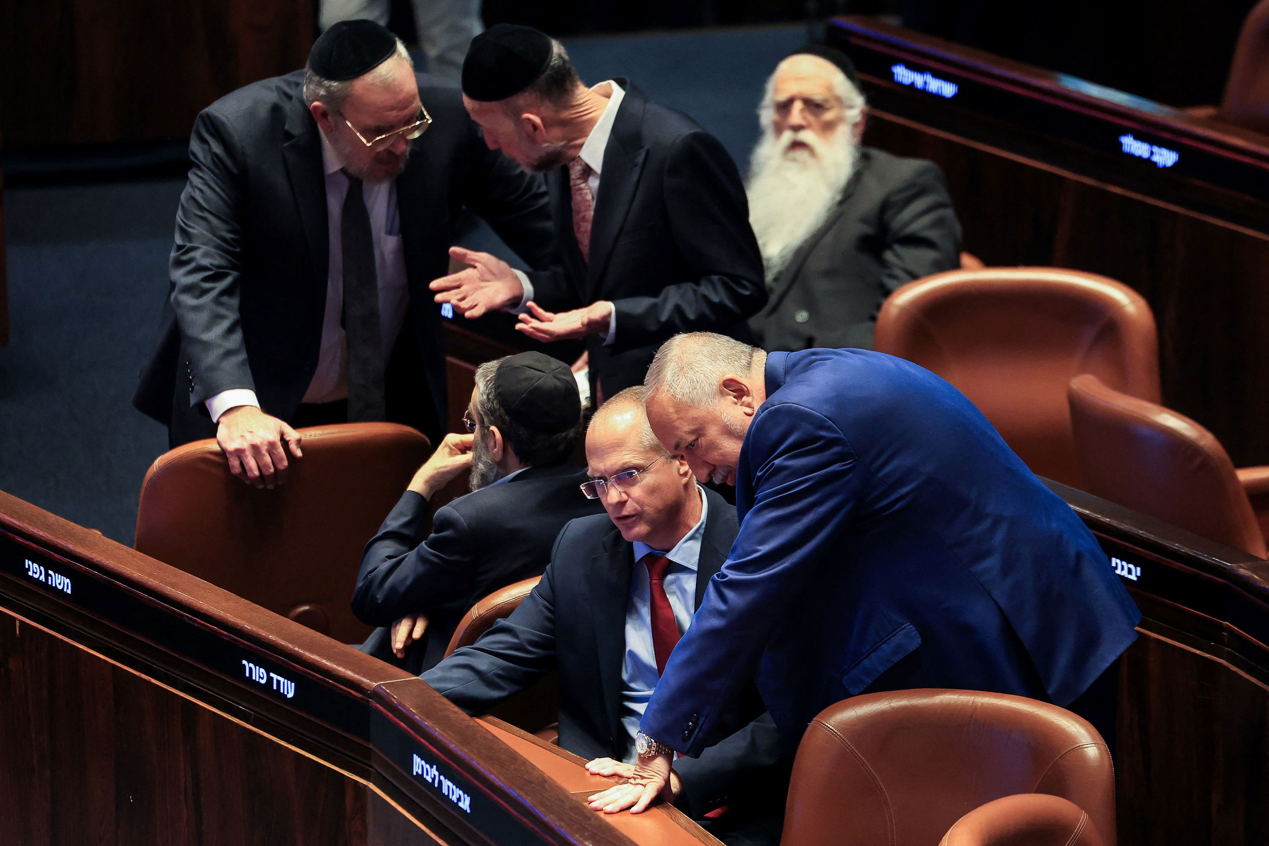 Bill to dissolve Knesset passes first reading, advancing process to ...