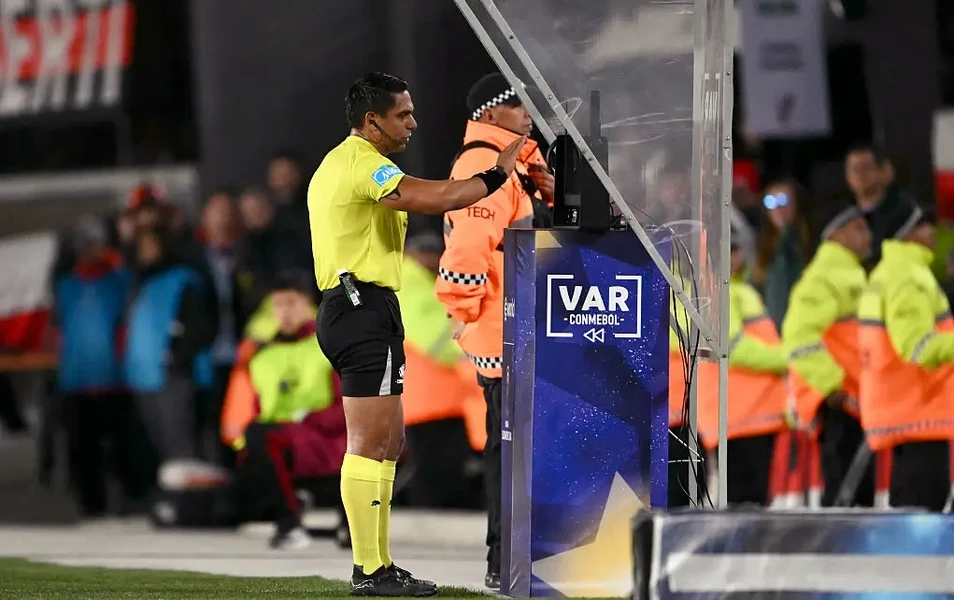 IFAB grants VAR new powers for pre-play fouls at set-pieces
