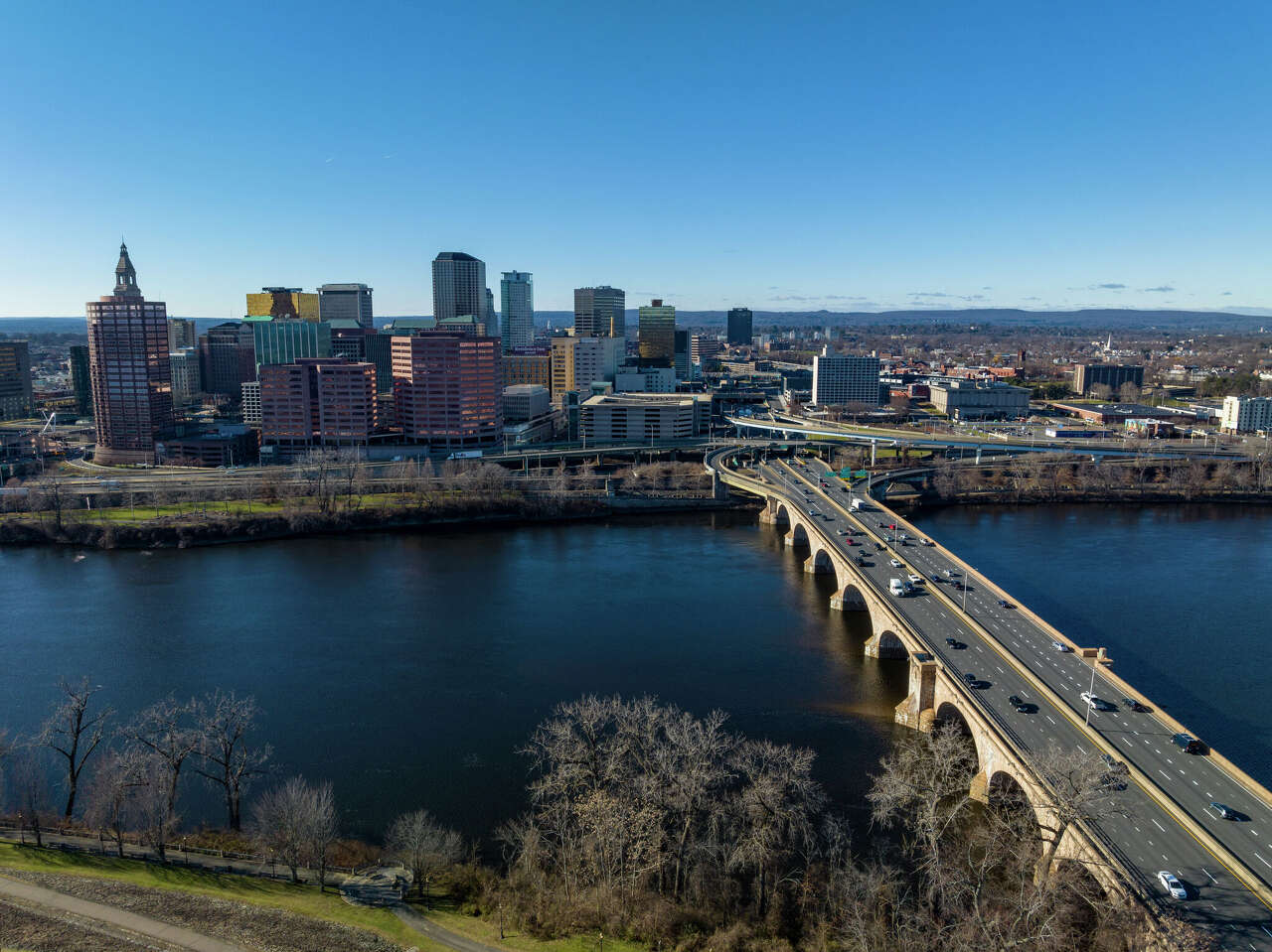These are the 11 best places to live in Connecticut, according to US ...