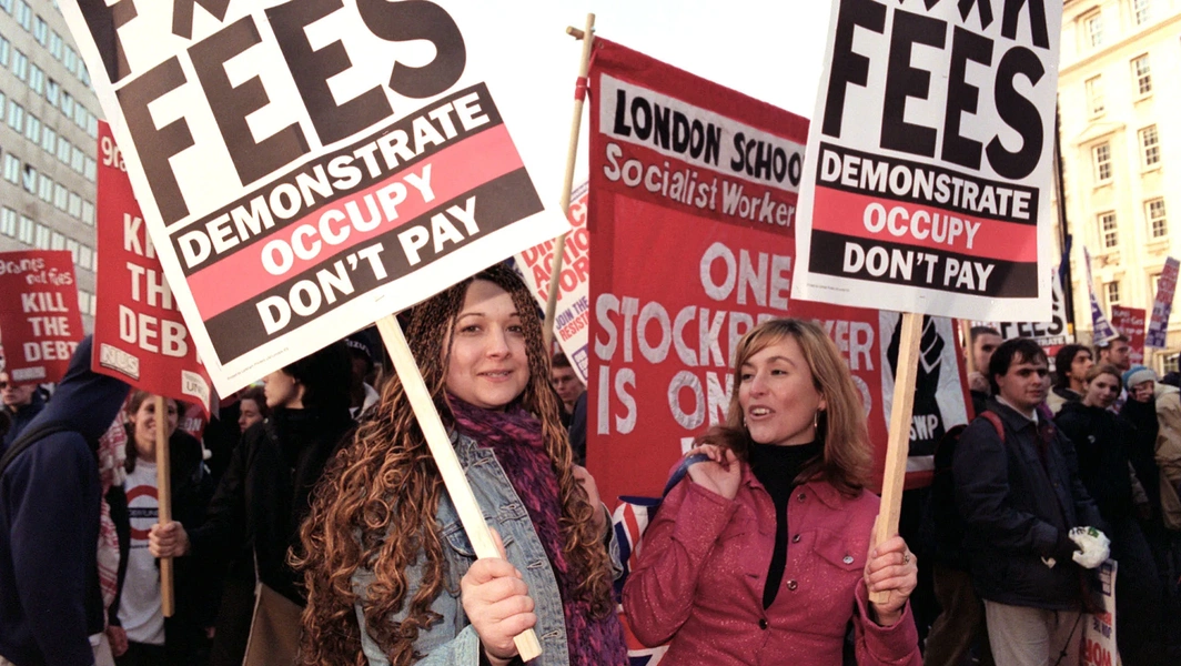 Public doubt in degrees rises as MPs probe student loans