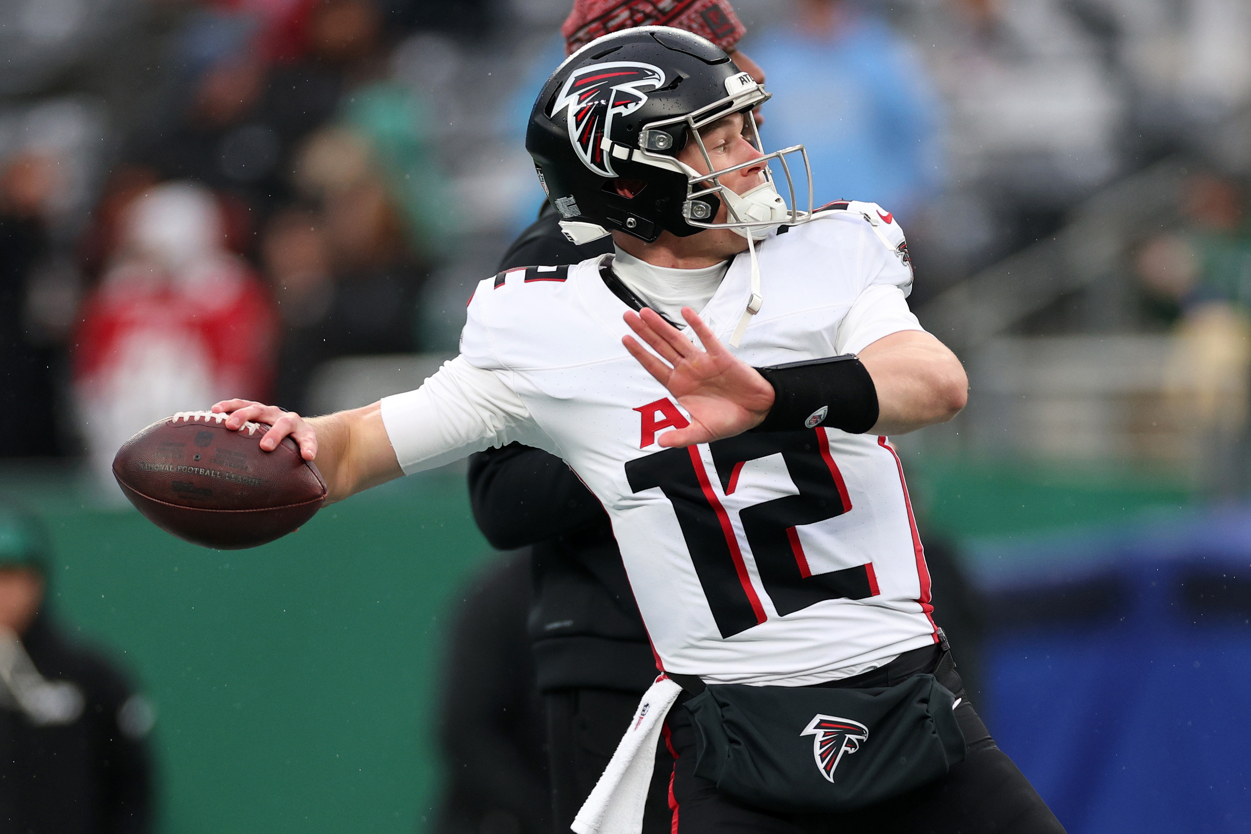 Colts sign QB Easton Stick