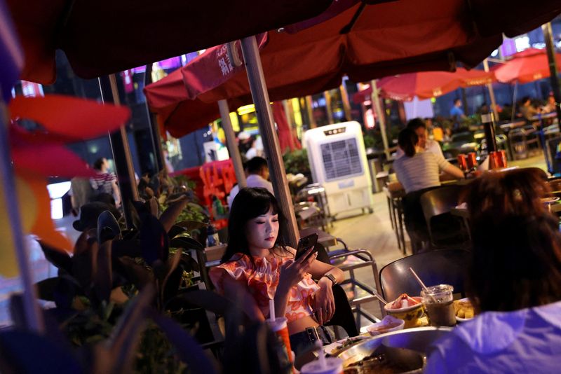 From hiking to hotpot, lonely consumers in China fuel a $7.4 billion ...