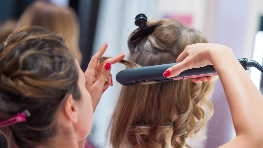 16 common habits that damage hair health