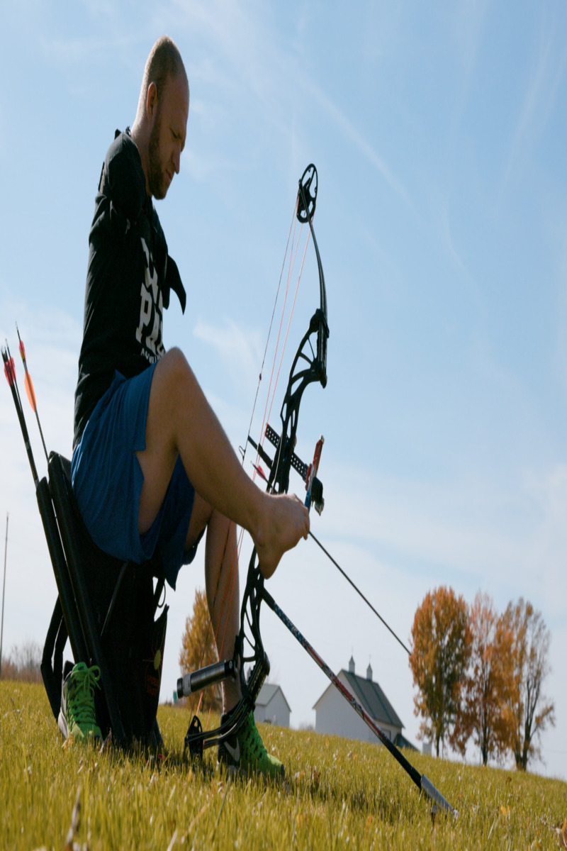 Armless archer inspires with world class skill